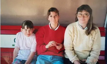 Amber Haigh showed cousin bruises on wrists she said were from being tied up by Robert Geeves ...