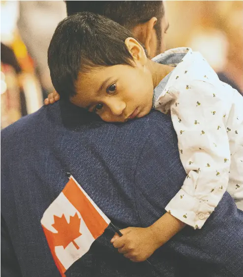 ECONOMISTS SUPPORT MOVE TO EASE UP ON IMMIGRATIO­N. - PressReader