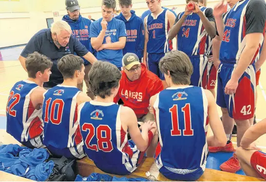 Basketball coach hangs up whistle after 50 seasons - PressReader