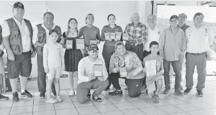 Premian a los campeones - PressReader