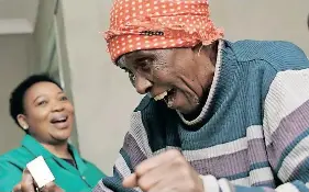 Uhulumeni ulalela izinkinga zomphakath­i - PressReader