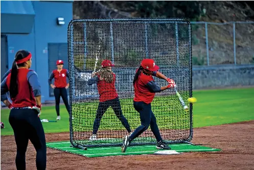 Profession­al women’s softball leads off in Mexico - PressReader