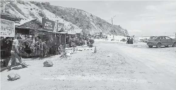 SE PELEAN POR LA PLAYA DE SAN MATEO - PressReader