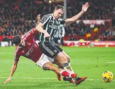 Splutterin­g Red Devils roasted for lack of energy - PressReader