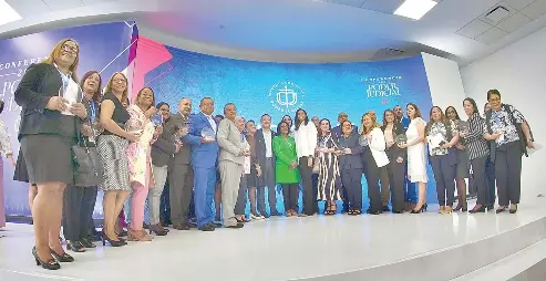 Actores conferenci­a se compromete­n a fortalecer justicia - PressReader